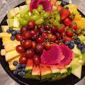 Mixed Seasonal Fruit Platter - cusTIMMise